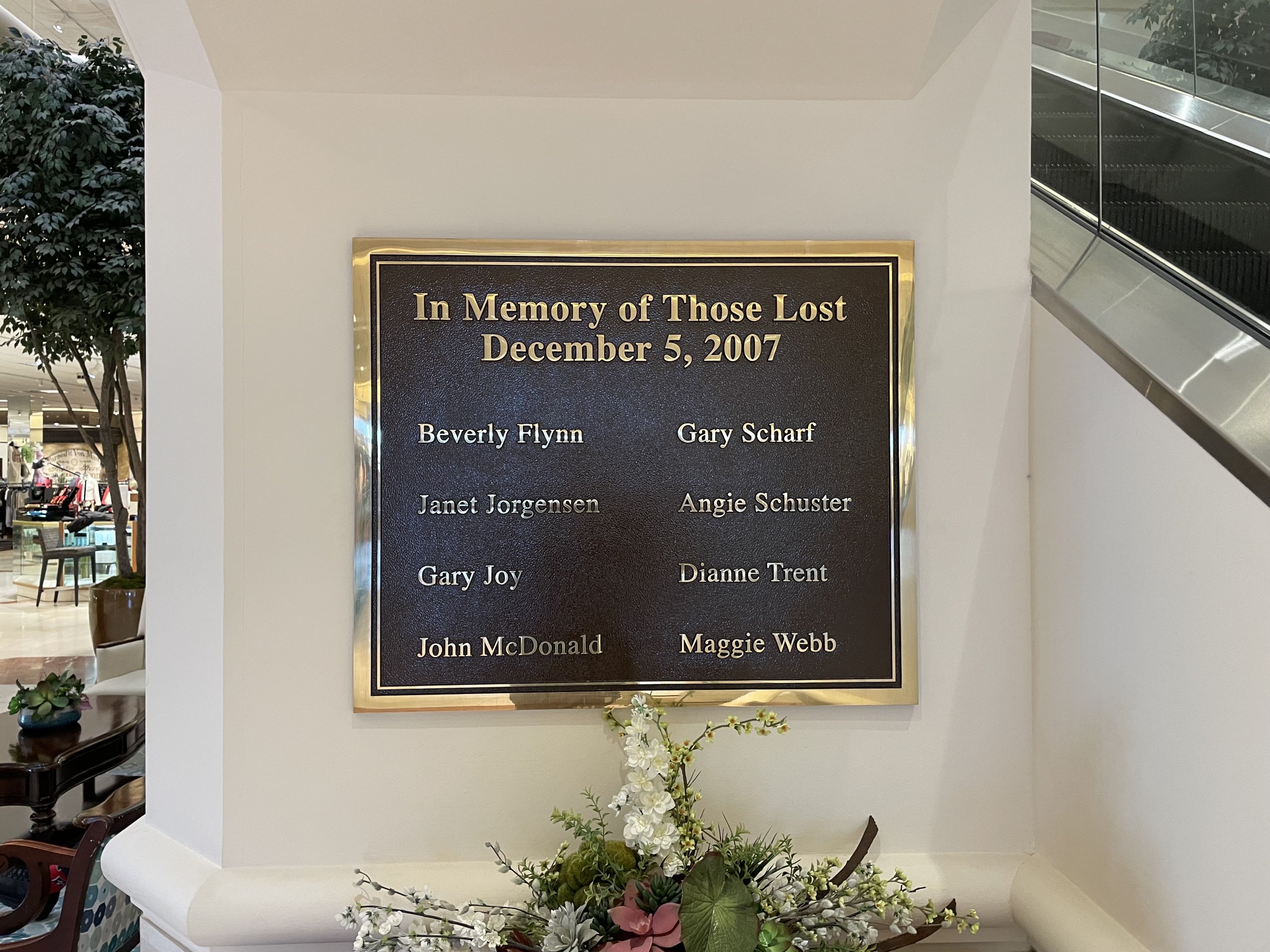 :marseyflagus: 2007 Westroads Mall Shooting (Robert Hawkins ...