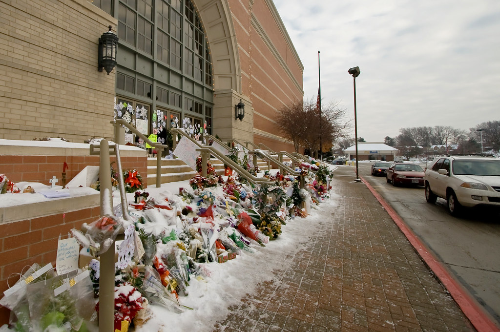 :marseyflagus: 2007 Westroads Mall Shooting (Robert Hawkins ...