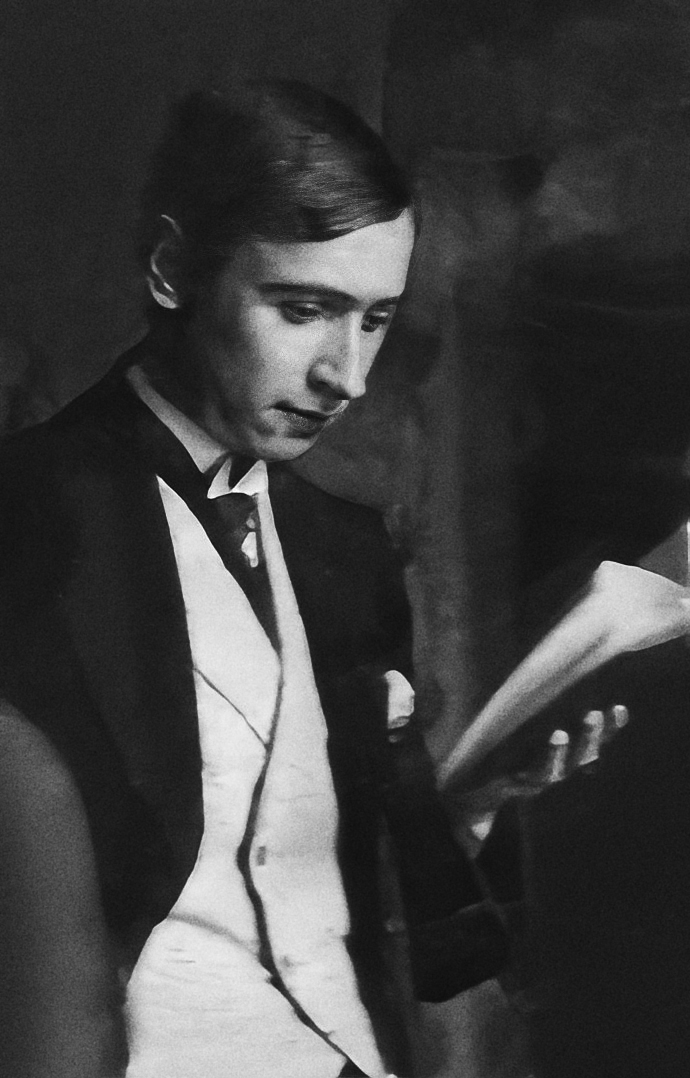 Would anyone be able to have a go at restoring this picture of my great ...