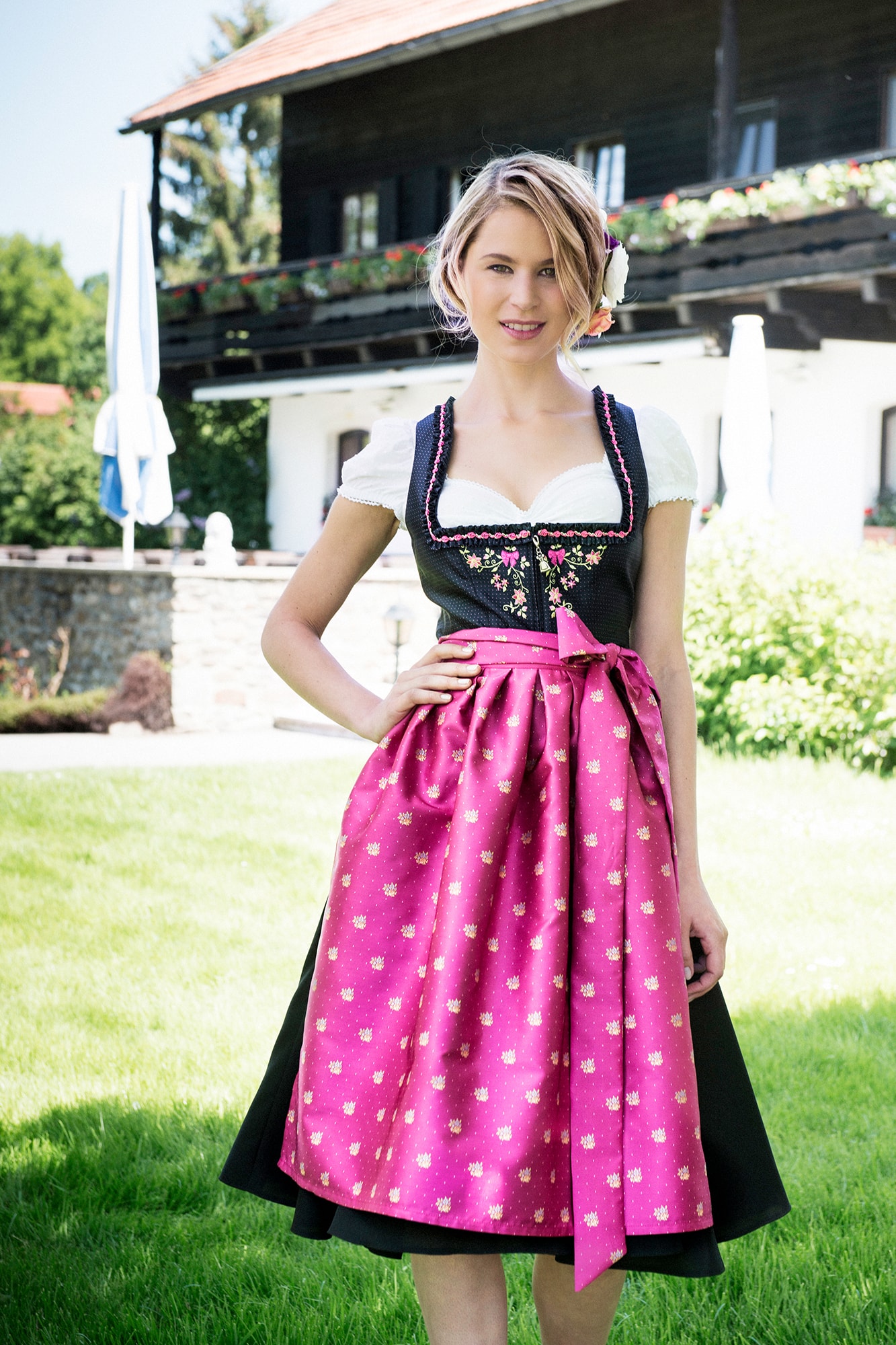 pink and dark blue dirndl : r/DirndlLove