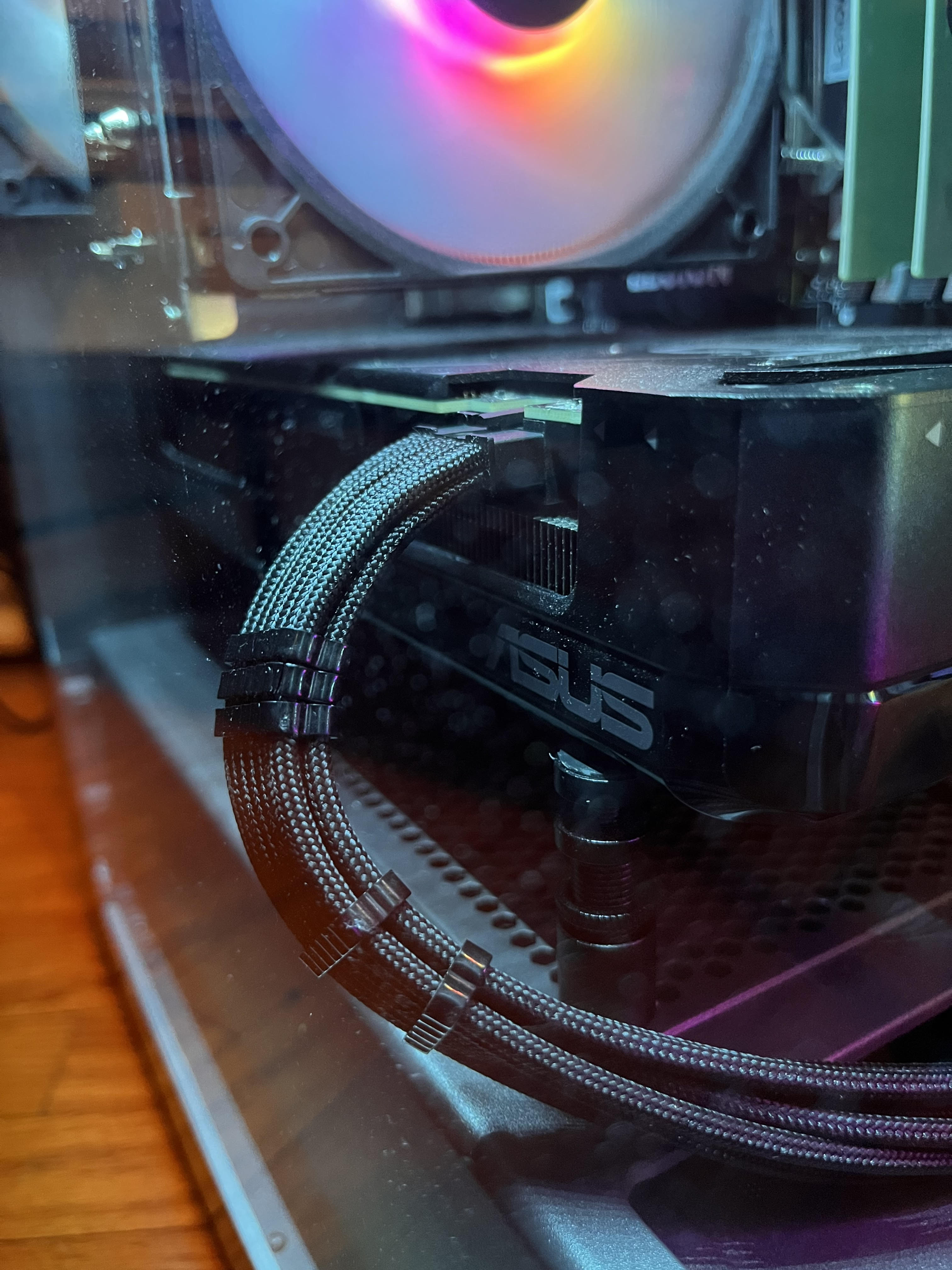 Is it okay for my modflex 12vhpwr to touch my side panel? : r/cablemod