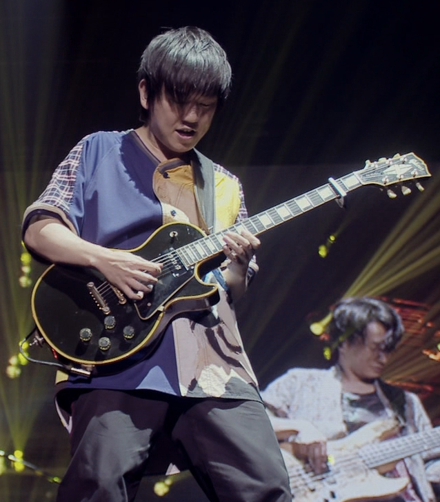 Naoki Gotoh is just an alias. Bocchi's dad is really Akira Kuwahara ...